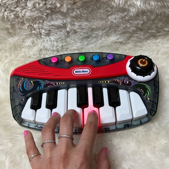 Little Tikes | Toys | Little Tikes Pop Tunes Keyboard Musical ...